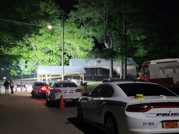Man killed, 2 others injured in attempted robbery and shooting on ...