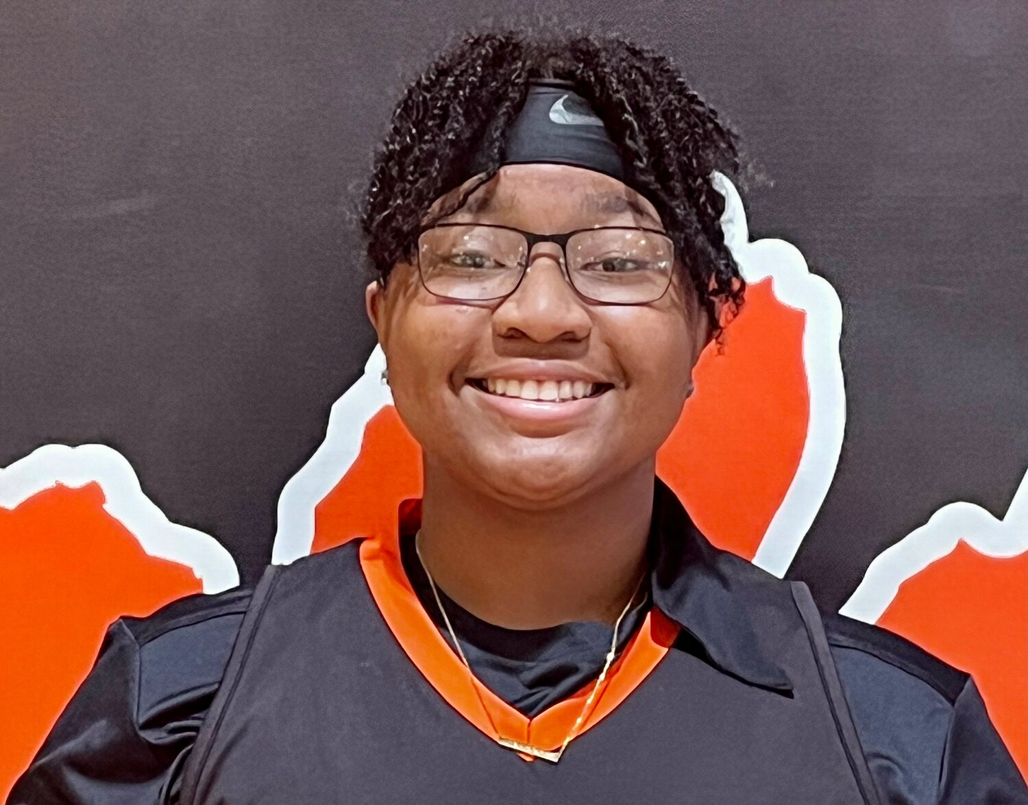 Aponte, Aekins named Athletes of the Week